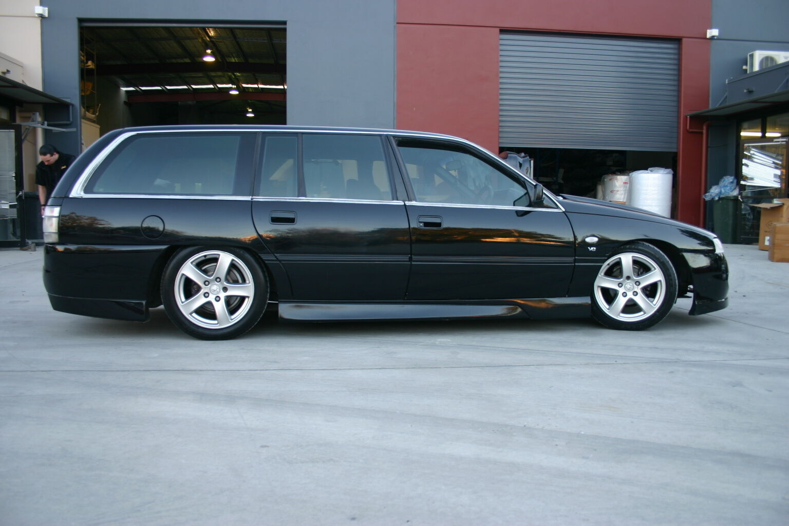 VX STYLE CONVERSION SIDE SKIRTS FOR VS/VR/VN/VG/VP/ COMMODORE WAGON