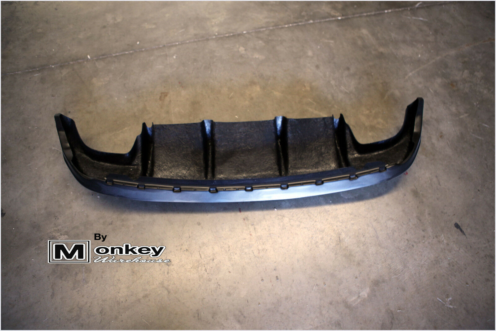 FORD FG FALCON XR6/XR8 REAR BUMPER DIFFUSER WITH "DUAL" EXHAUST OUTLET ...
