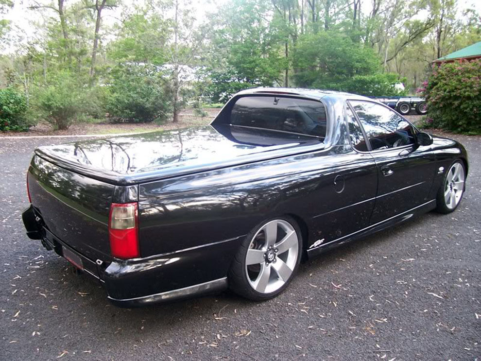 HOLDEN VY VZ UTE REAR BUMPER INFILL PANEL WITH RETURN INSERT