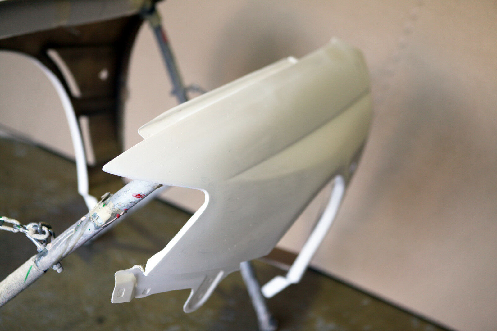 NEW VENTED FRONT GUARDS FENDERS FOR VT/VU/VX COMMODORE SEDAN UTE WAGON